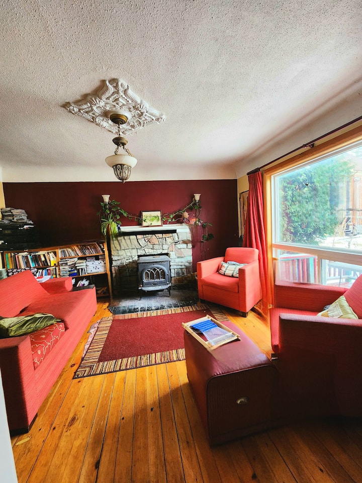 Urban Farm House - Kingston