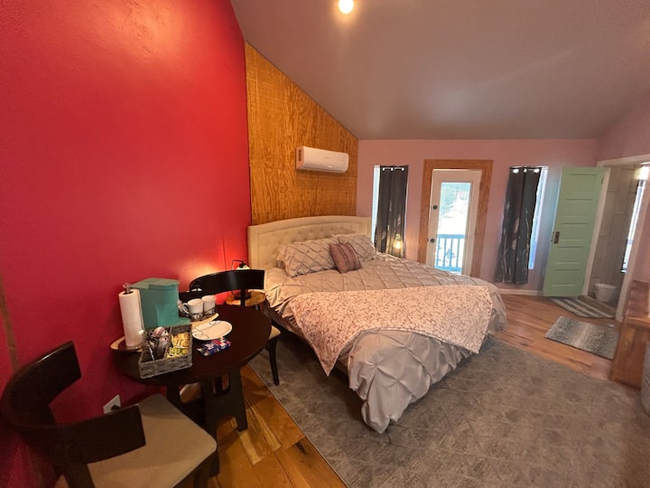 Copper City Views Suite #1 - Bisbee, AZ