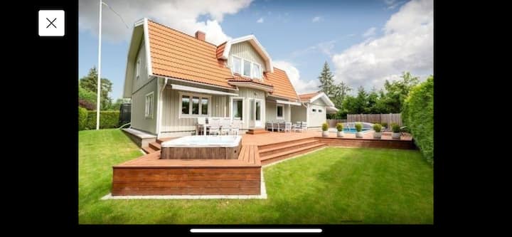 Barnvänlig Villa Med Pool 20 Min Från Stockholm - Tyresö