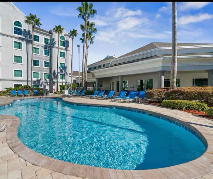 Condo Near Disney-free Shuttle To All Theme Parks - Orlando