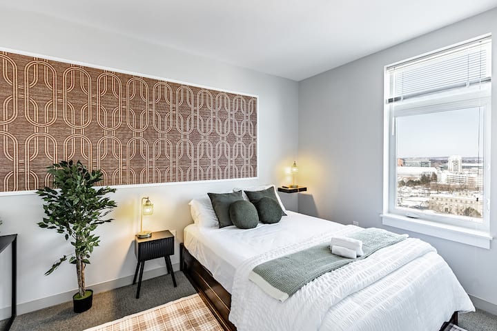 The Watson: Classy • View • Workspace • W/d - Boston, MA