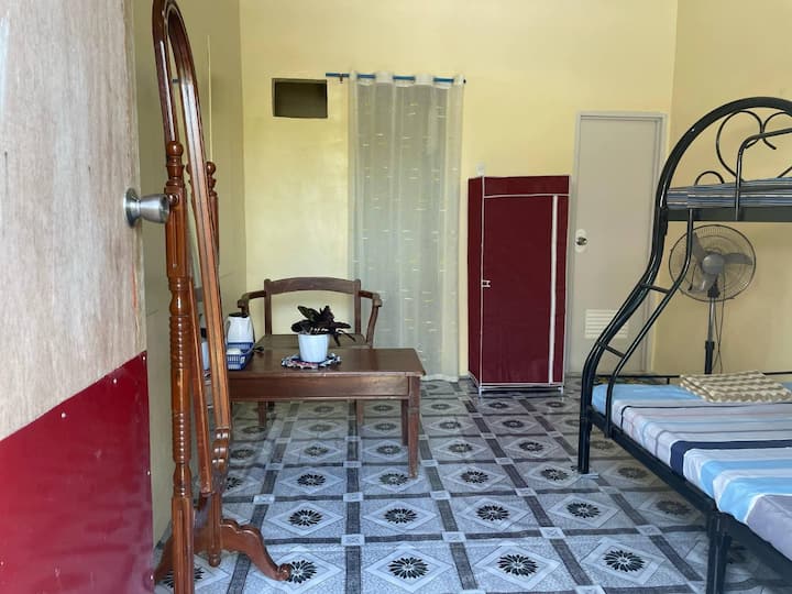Back Packers Sleep Over Room With T&b Heater - Baler