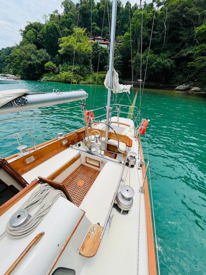 Velejar Com Clássico Por Paraty - Paraty