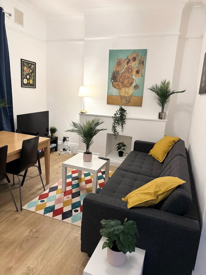 Split-level Spacious Family Home - Essex