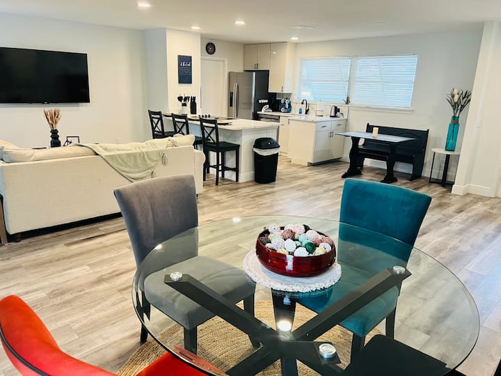 Coastal Lux Oasis - Stuart, FL