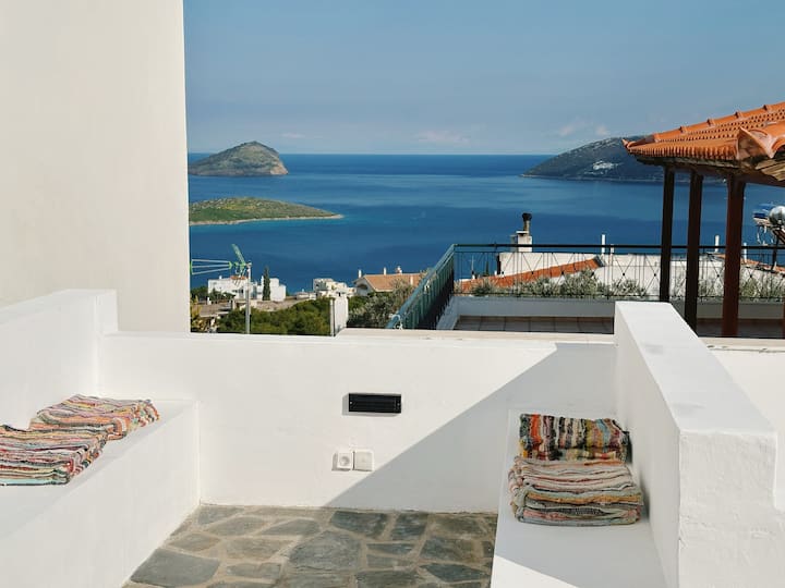 Elysian Sunrise Retreat With Small Pool - Athens Airport Eleftherios Venizelos (ATH)