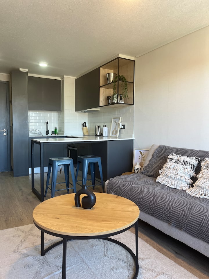 Depto. Con Estac. + Balcón, Cerca De Av. Alemania. - Temuco