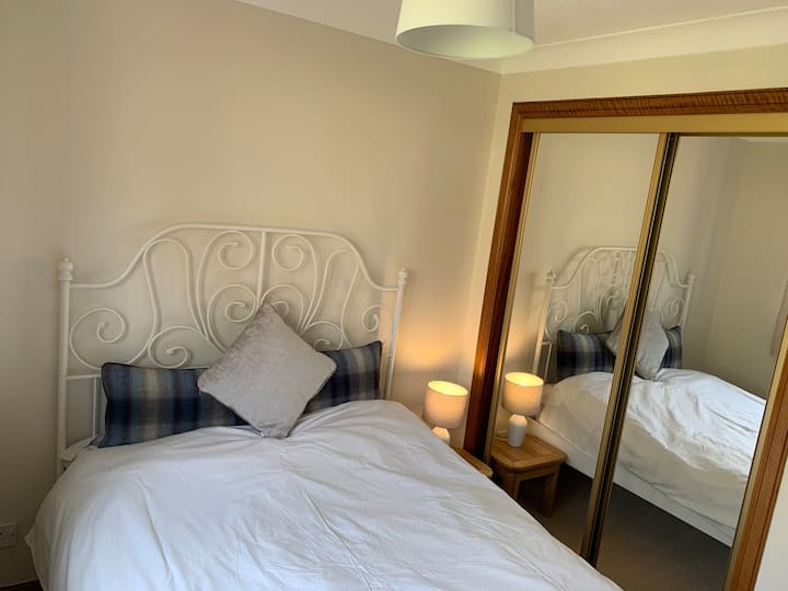 Beautiful Spare Room Available - Banchory