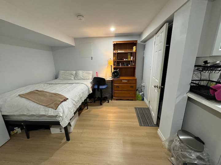 A Bachelor Or Studio Apartment - 피터버러