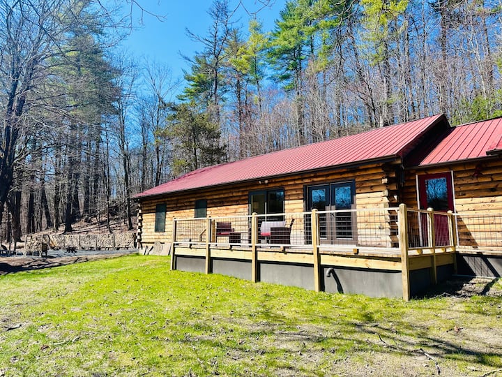 Woodland Spring Retreat At The Red Door Cabin - Hudson Valley, NY
