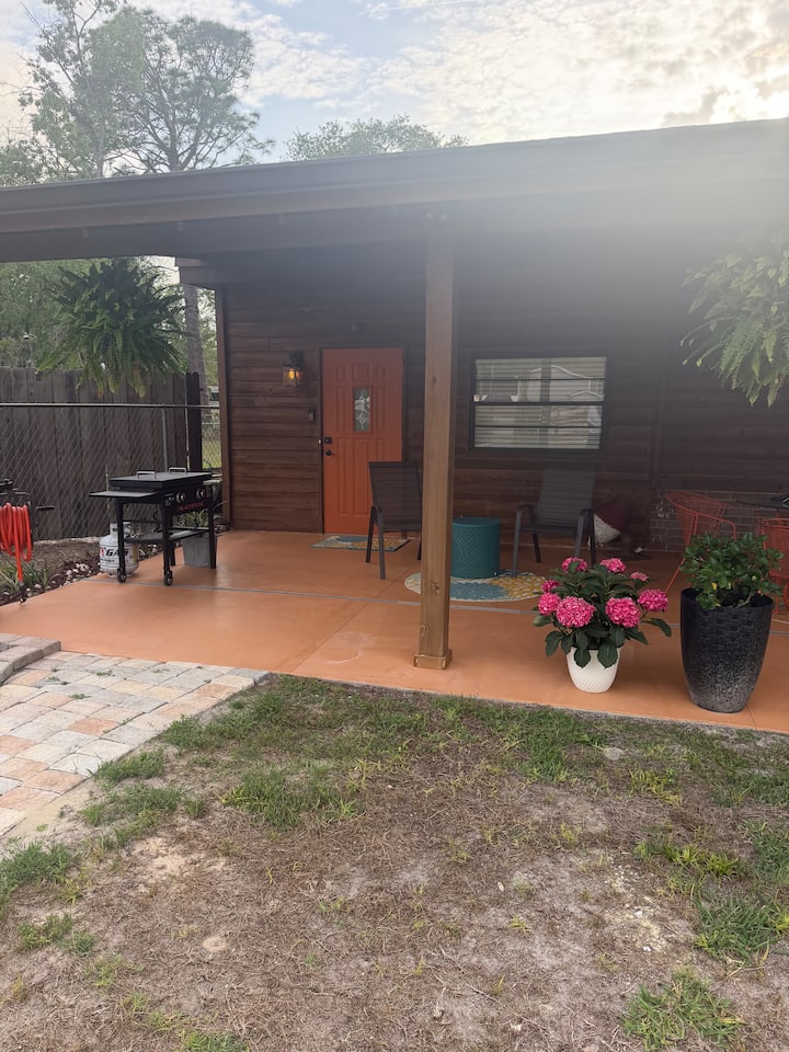Blue Sky Bungalow - Homosassa Springs, FL