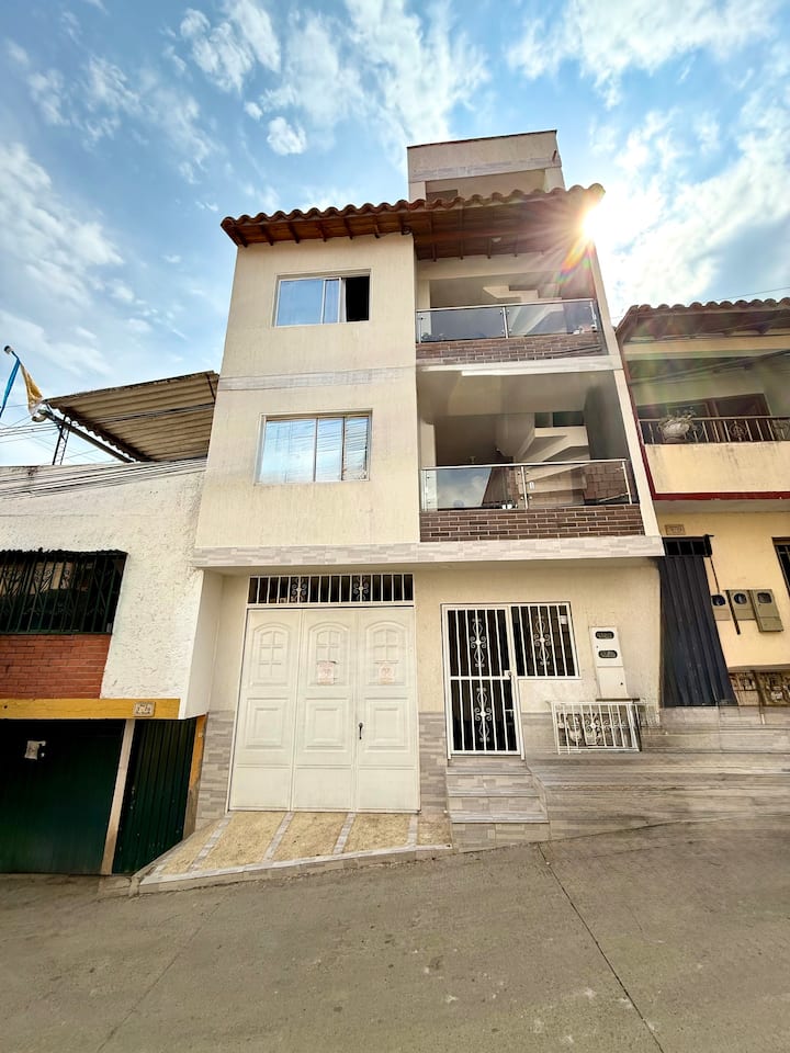 New Penthouse, Spacious And View In Colonial Twon - Curiti