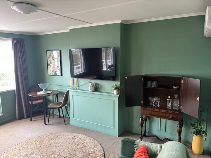 Vibrant Escape | Panoramic Views - Dunedin