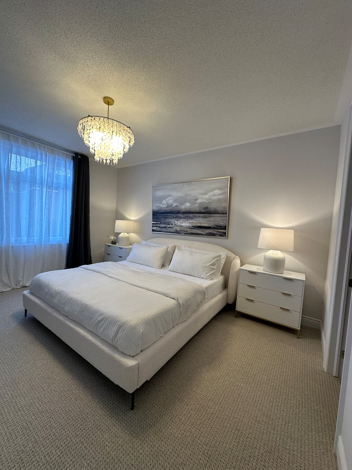 Lux 4 Bedroom Townhouse - Oakville