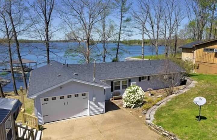Family Lake House - Marion, IL