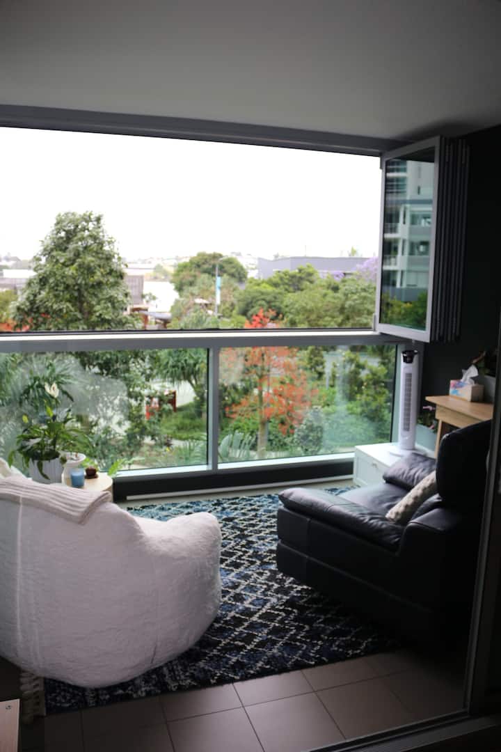 Inner City Haven With River Views - Brisbane
