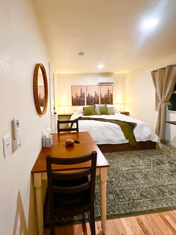 The Cedar Hideaway - Moscow, ID