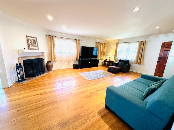 San Jose Retreat Close To Santana Row And Downtown - Santa Clara, CA
