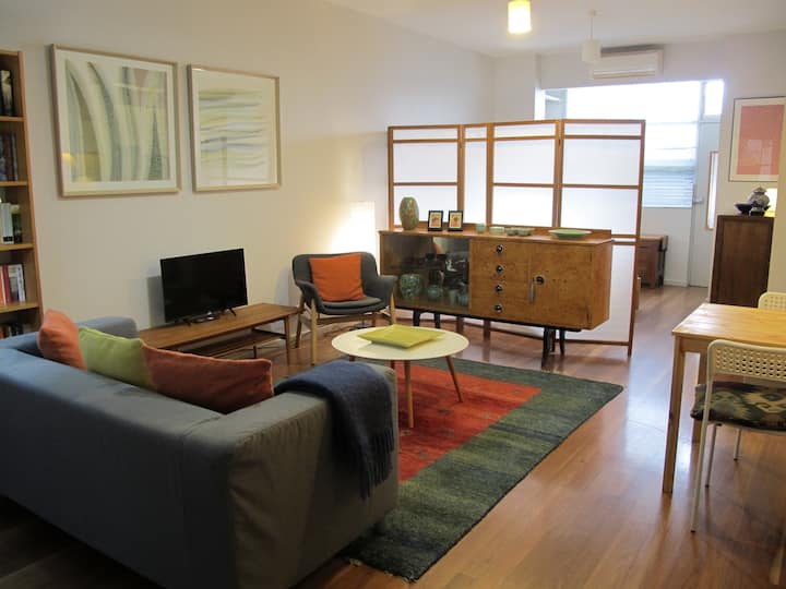 Leafy Warehouse Style Apartment - Melbourne