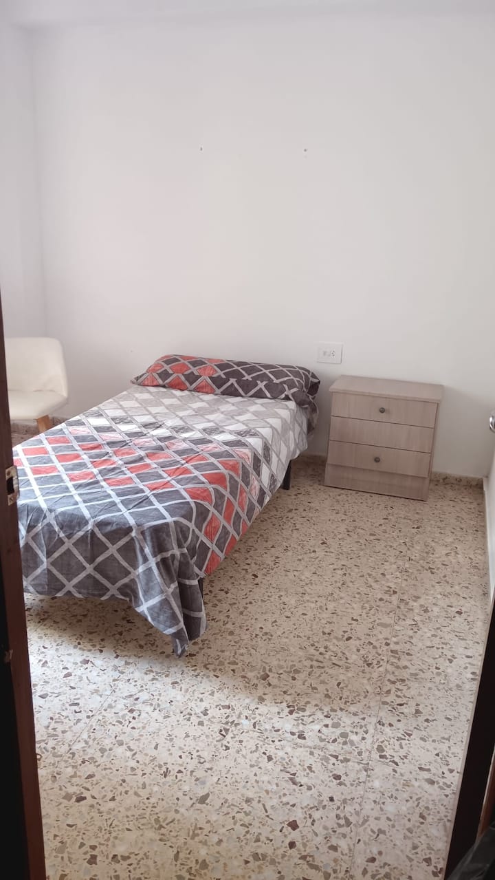 Habitación En Casa Familiar - Oliva