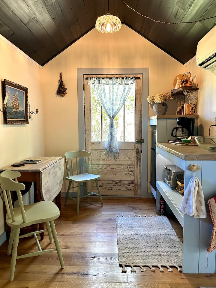 The Backyard Cottage - Pensacola Beach, FL