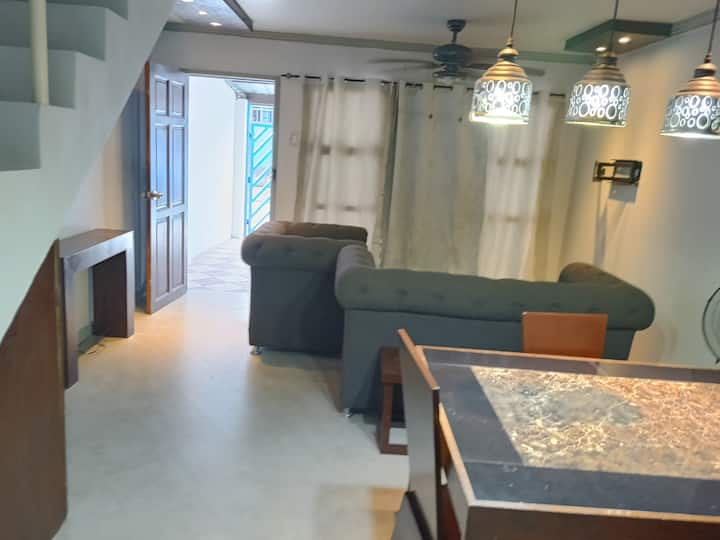 2-storey3brapt Near Clarkairport - Angeles