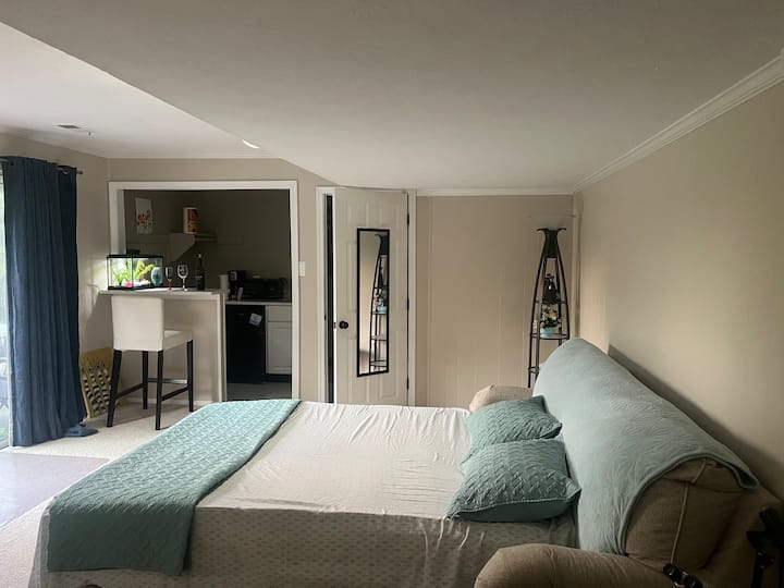 A Comfy Home Away From Home. - Columbia, MD