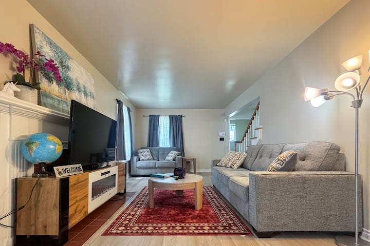 15 Mi To Dtwn Detroit: Cozy Family Home W/ Yard! - Southfield, MI