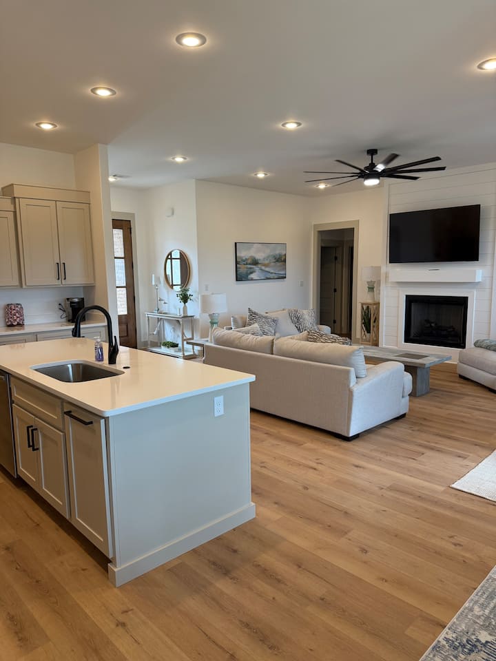 Brookland Bnb - Lake Frierson State Park, Jonesboro