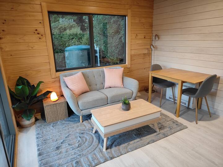 Lovely Solid Timber Cottage - Upper Hutt