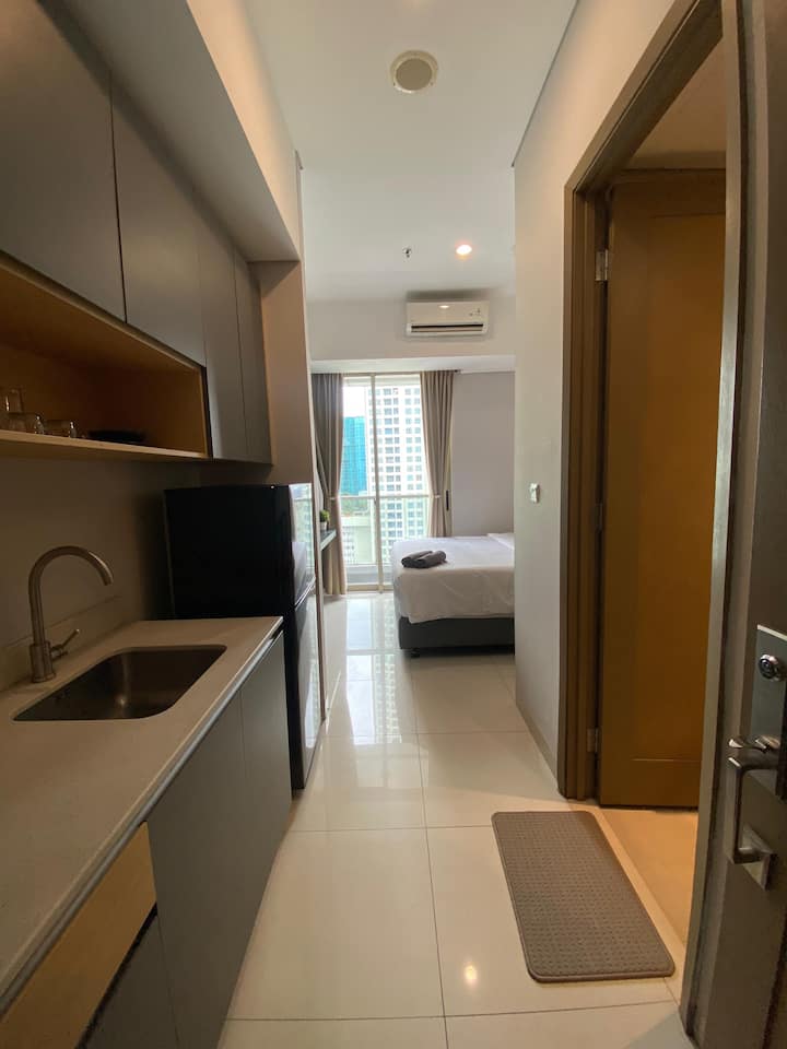 51 Lux Modern Studio Connect To Mall 50”tv Netflix - Jakarta