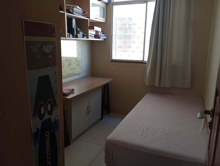 Quarto Simples, Mas Aconchegante - Contagem