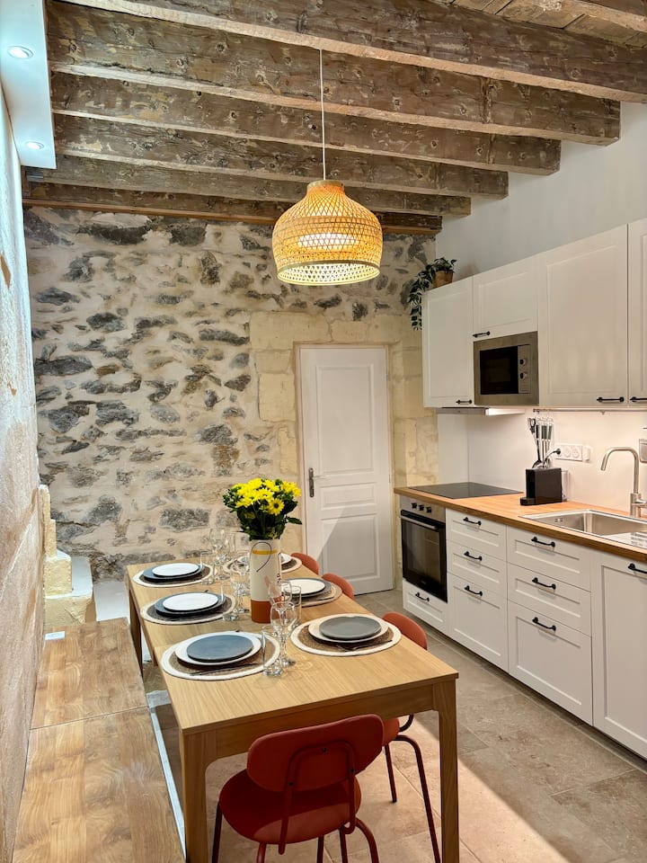 Jolie Maison De Ville Arlésienne - Arlés
