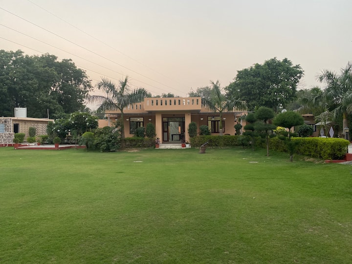 Desha Farms: Serene Farm Stay With Private Pool - Delhi