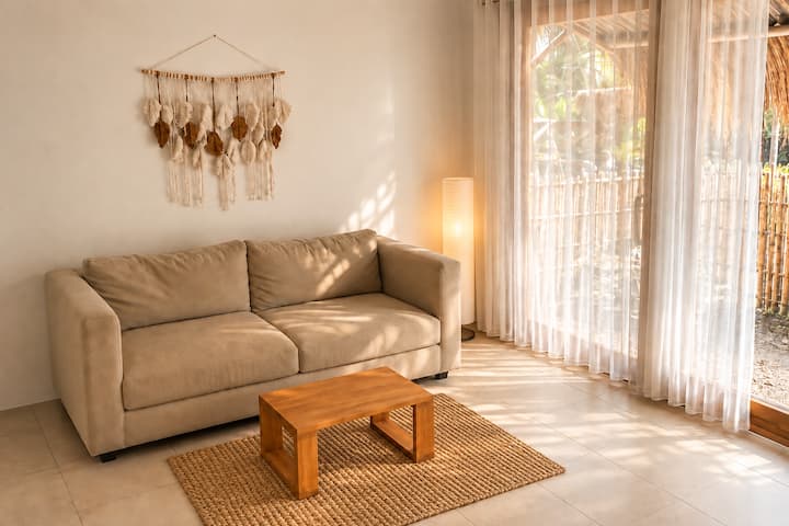 Cozy Private Home · Walk To Cafés · Central Kuta - Lombok