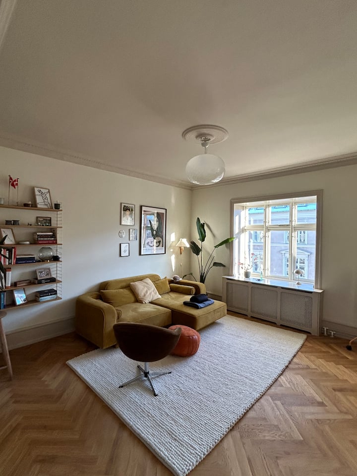 Spacious & Cozy ØSterbro Flat - Copenhagen