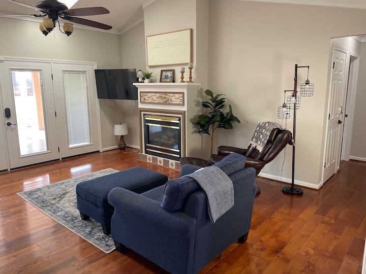 Peaceful Home With Open View - Near Lu - Lynchburg, VA
