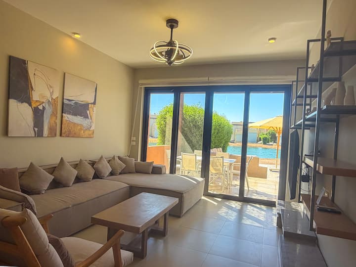 Lux Tawila 3br Townhouse, Lagoon View, Shared Pool - Mısır