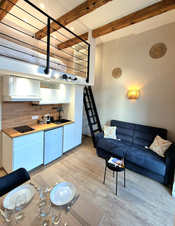 Bioves. Studio Mezzanine Neuf Charme&confort - Plage Rondelli (Menton)