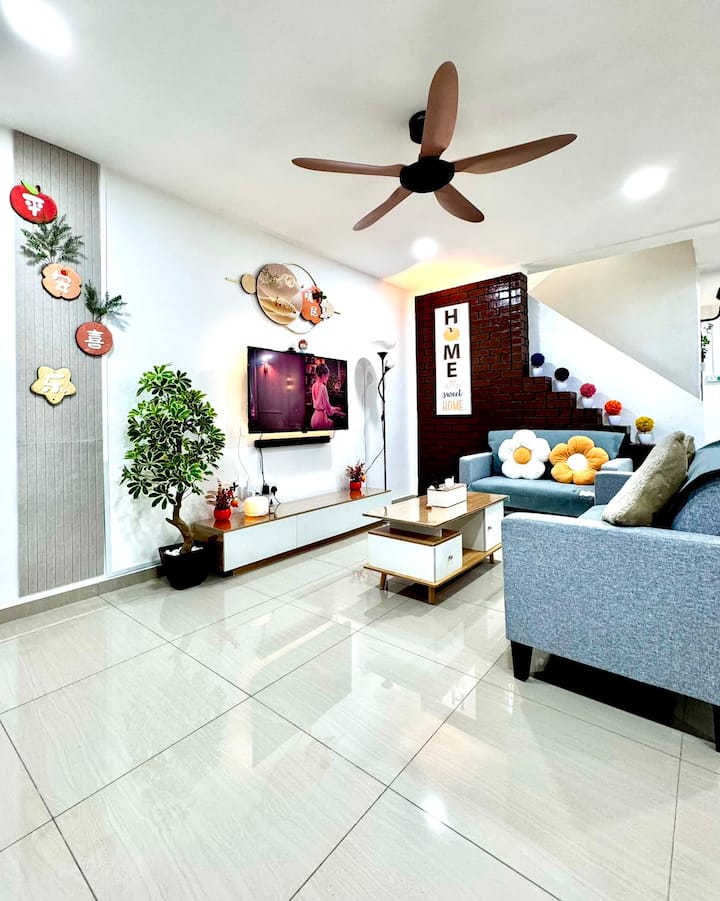 Warm Stay @ Kluang 暖居 (16 Pax/with Ev Charger) - Kluang