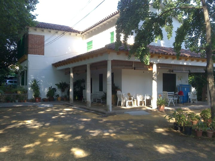Casa Rodeada De Jardín - Cordova