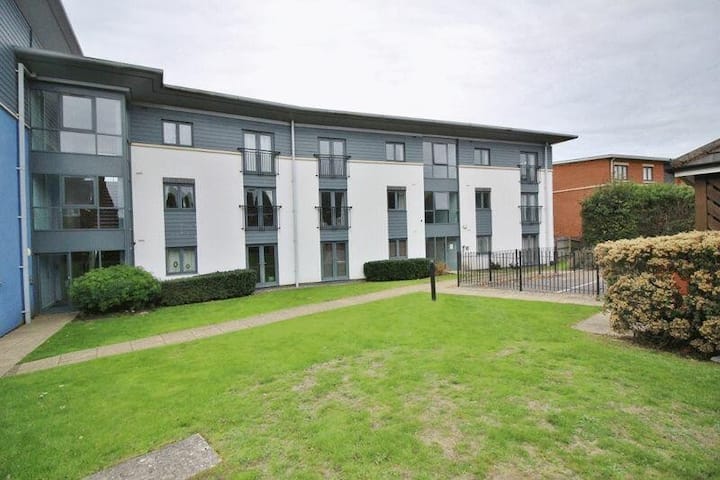 Cosy, Modern 2 Bed Apartment. - Wolverhampton