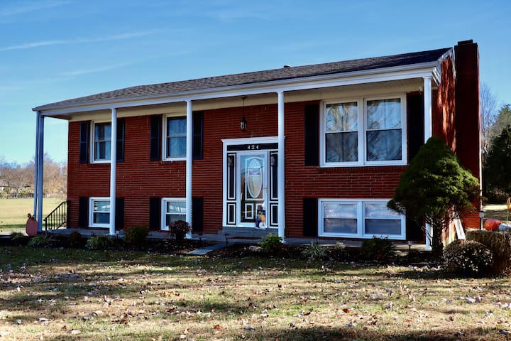 Cozy Country House On Bates - Mount Washington, KY
