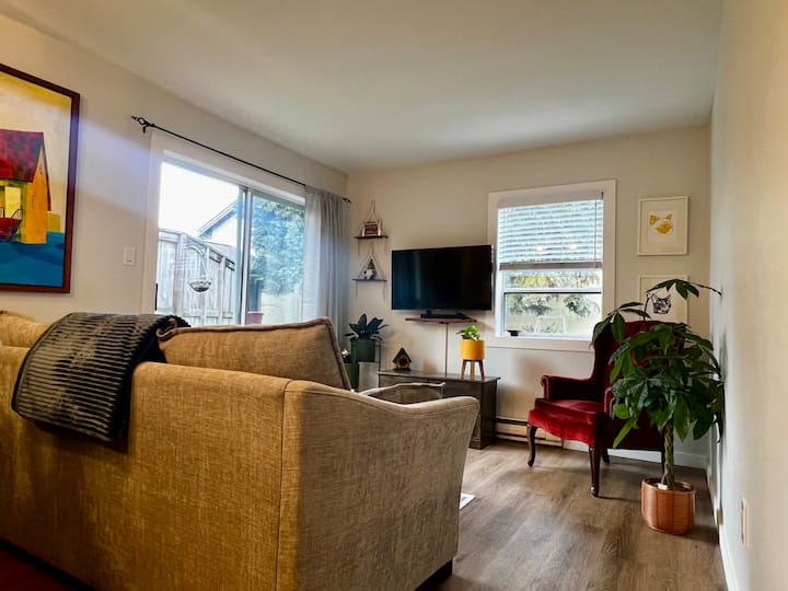 Sunflower Suite - Duncan