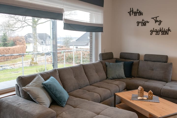 Familytime - Ferienhaus Für Familien Mit Garten - Montjoie