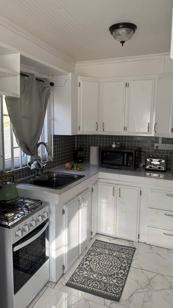 Affordable Comfort:queen Bedrm & 1 Sofabed - Dominica