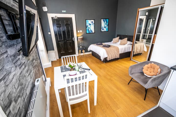 "Dale Street Studio – Liverpool’s Heart" - Liverpool