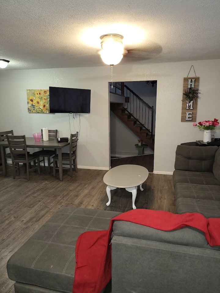 Central Kennewick Home | Sleeps 7+ Patio & Parking - Pasco, WA