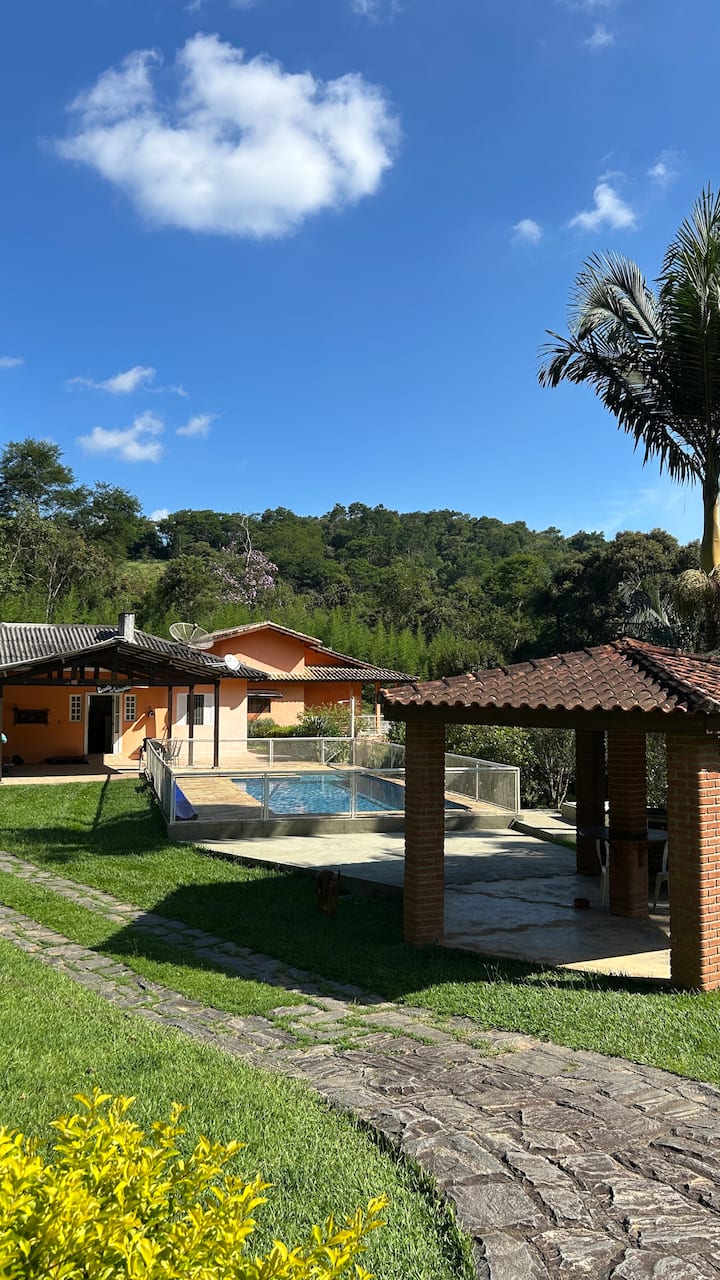 Duas Casas De Campo Com Piscina Aquecida - 