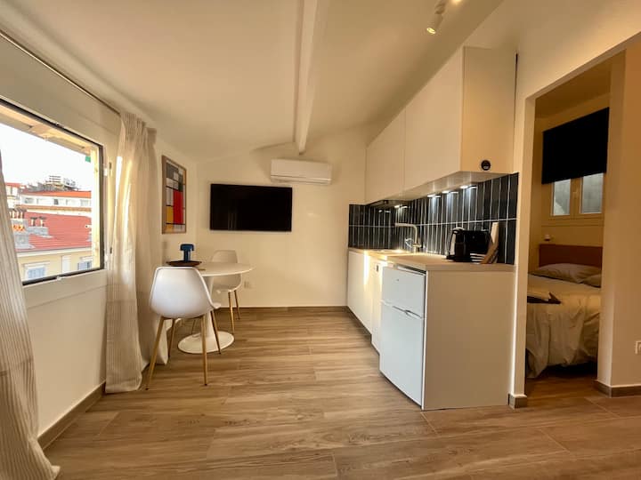 Nouveau Magnifique Studio/ 2 Pièces - Carré D’or - Nice